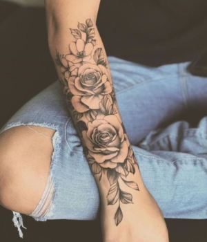 Tatouages sur le bras : 80 motifs tendances pour femme